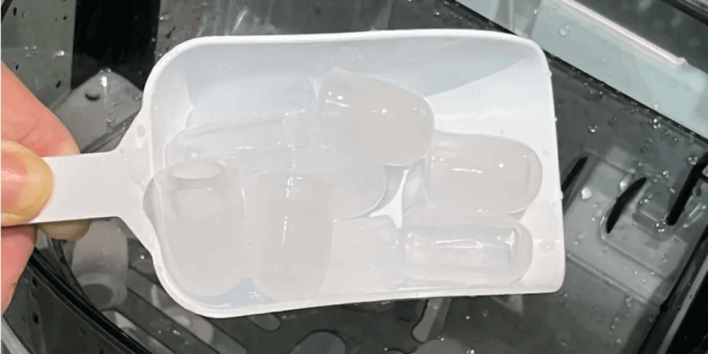 An Easy-to-Follow Guide on How to Clean Countertop Ice Maker - VEVOR Blog