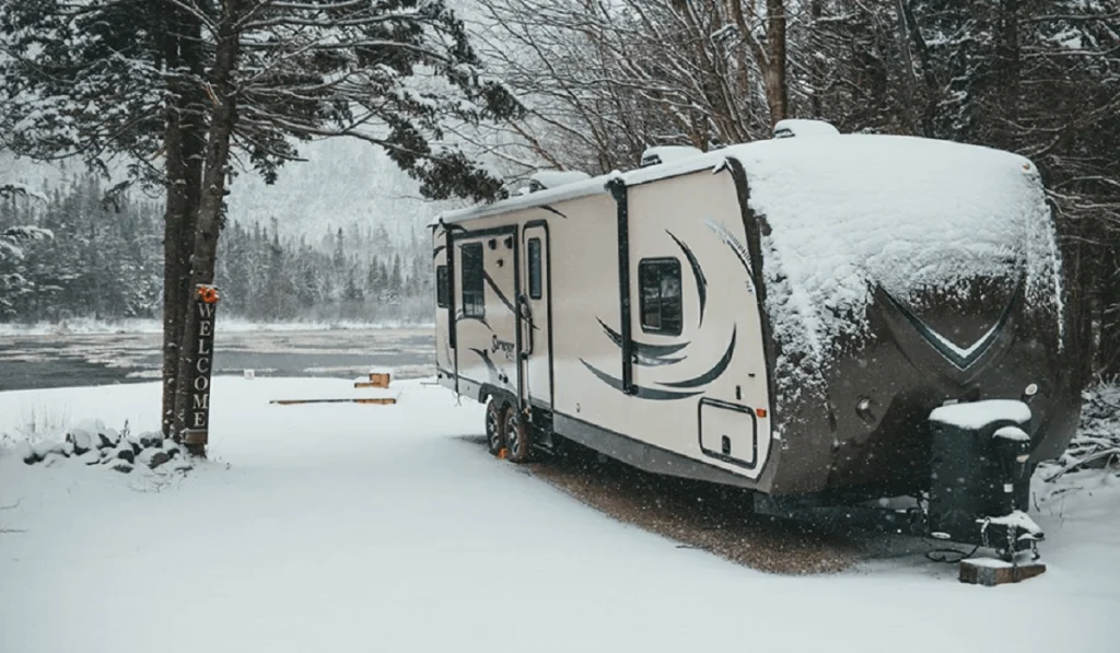 How to Winterize a Camper: Easy Step-By-Step Guide - VEVOR Blog