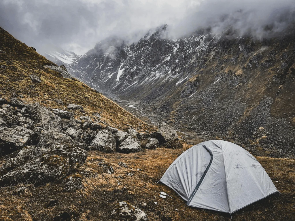 Camping in the Rain: Tips for a Dry Adventure - VEVOR Blog