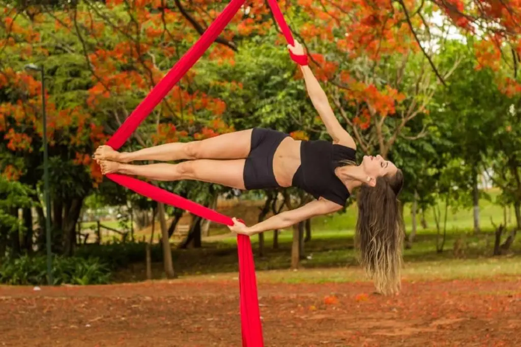 Aerial Hammock Buying Guide - VEVOR Blog