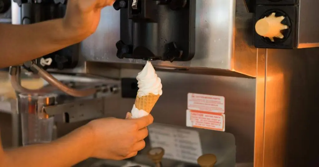 What is The Best Commercial Ice Cream Maker? - VEVOR Blog