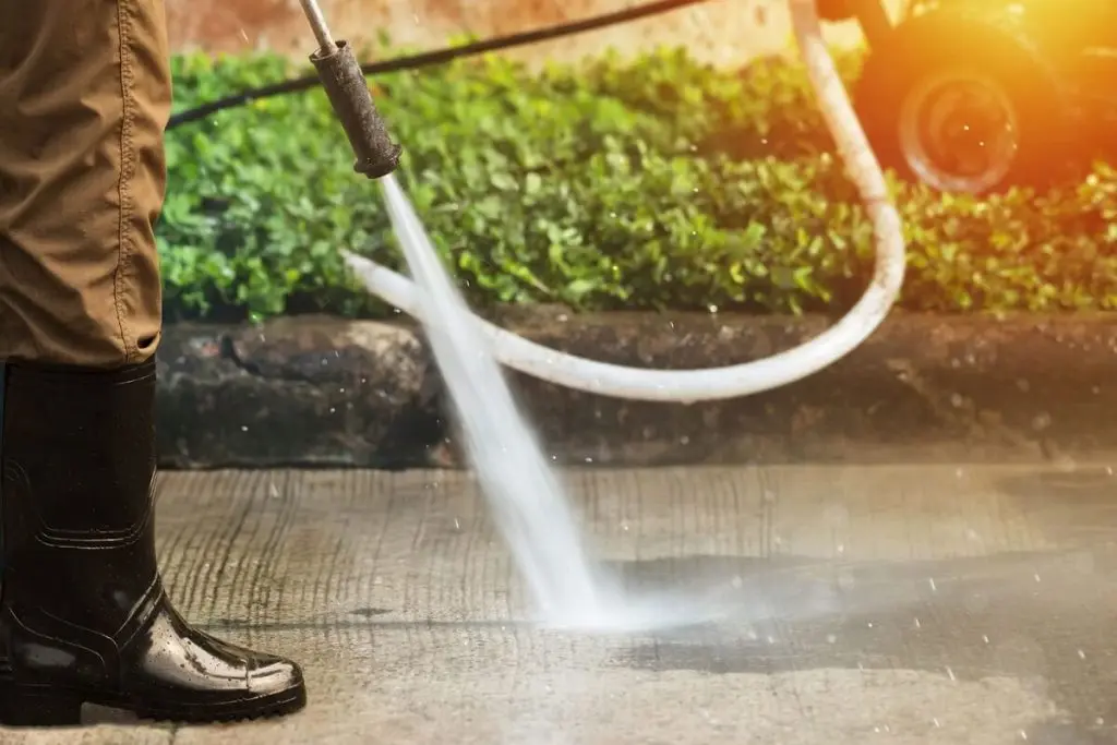 How to Power Wash a Driveway: A Step-by-Step Guide - VEVOR Blog