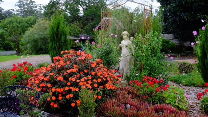 25 Elegant Flower Garden Ideas to Inspire Your Outdoor Space