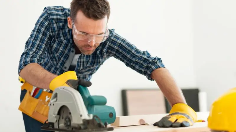 How to Use Electric Saw: A Step-by-Step Safety Guide
