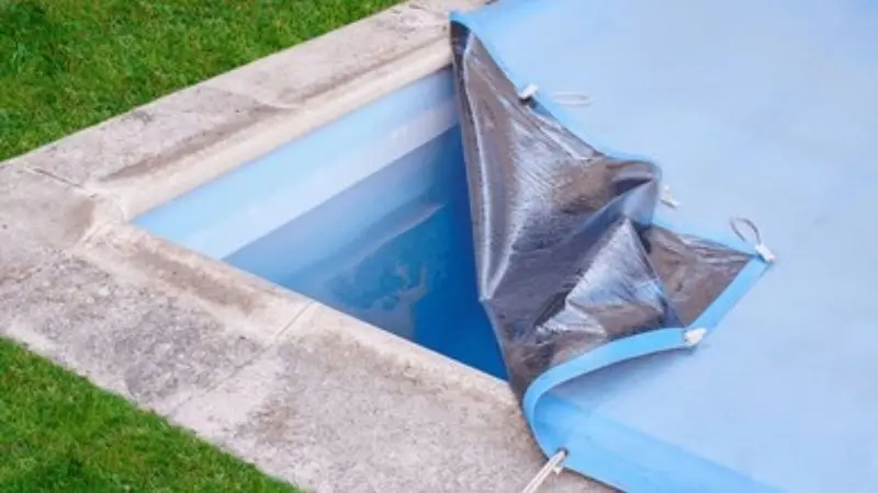 How to Keep a Swimming Pool Clean — Tips for Clear Water