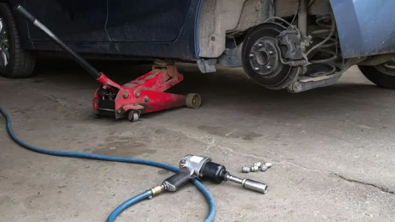 How to Use a Car Jack Lift — Tips & Proper Usage Guide