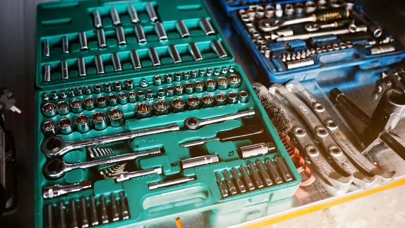 What is a Socket Set? Guide to Types, Uses & Benefits