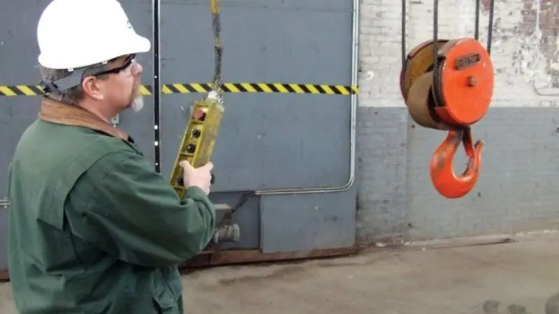 Guide on What Do All Chain Hoists Use to Lift Heavy Loads