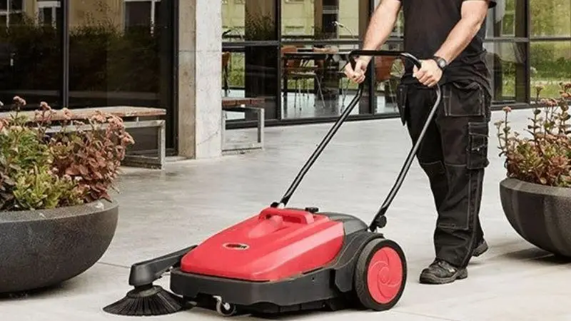 Manual Floor Sweepers Explained – Function, Design & Care
