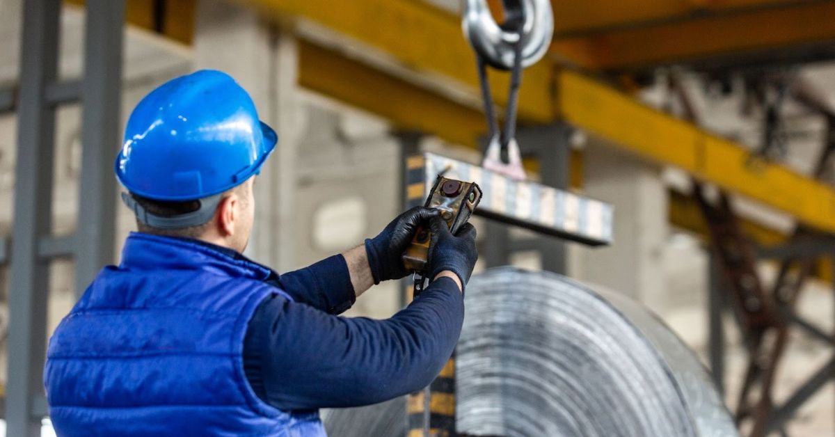 Top Equipment for Lifting Solutions | Reliable & Strong