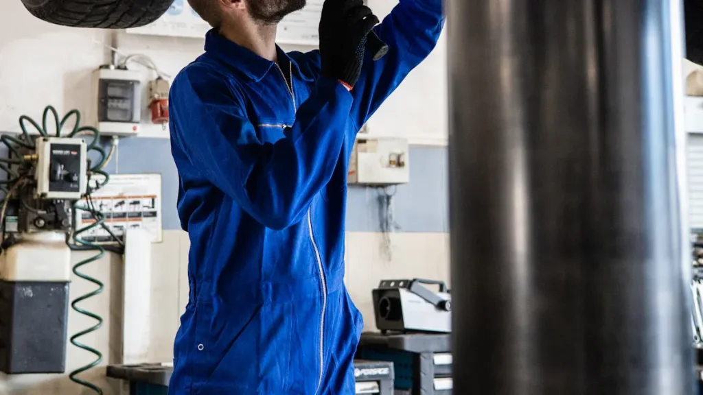 How to Bleed a Floor Jack the Right Way in 2025 - VEVOR Blog