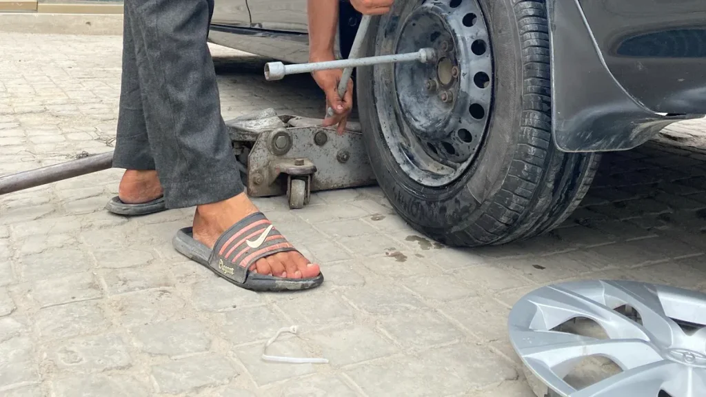 How to Bleed a Floor Jack the Right Way in 2025 - VEVOR Blog