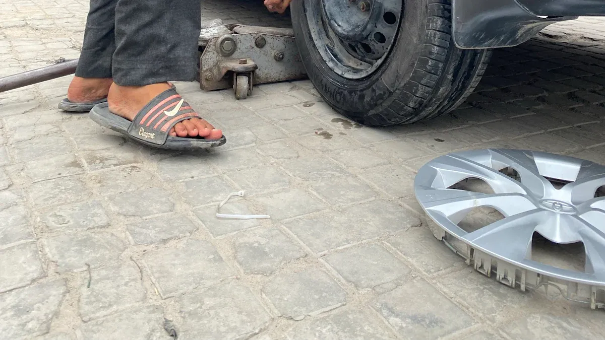 How To Change a Tire At Home Without A Machine In 7 Easy Steps - VEVOR Blog