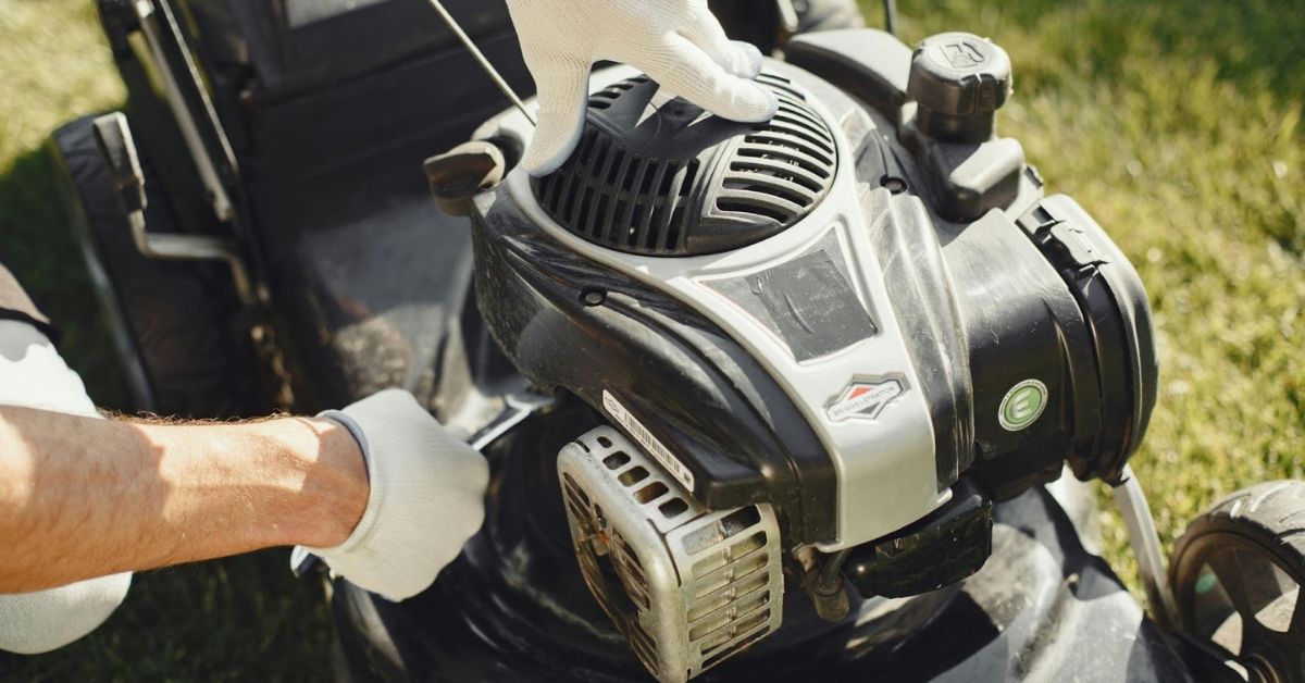 How to Use an Adjustable Wrench Properly: Step-by-Step
