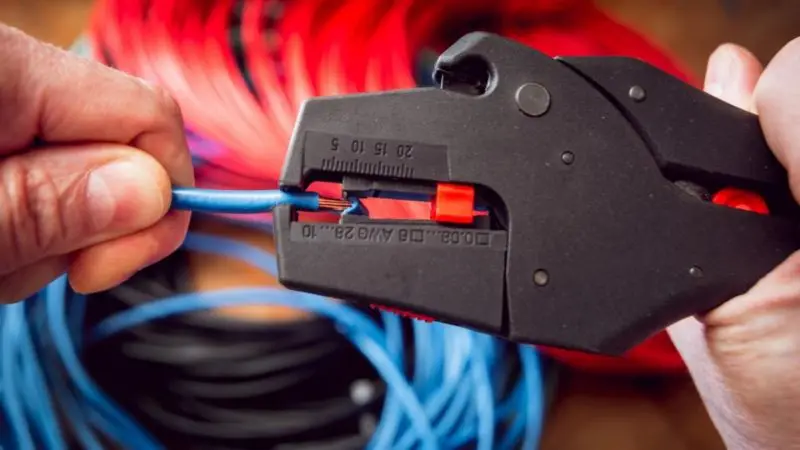 How to Quickly Strip Wire: Tools, Steps, and Safety Tips