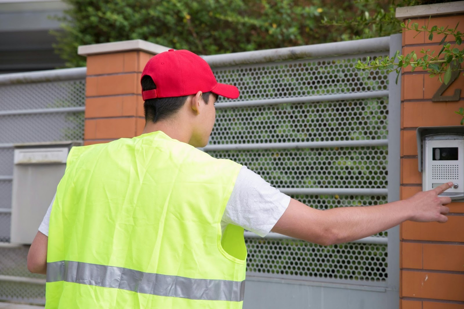 Why You Should Install A Smart Gate System - VEVOR Blog