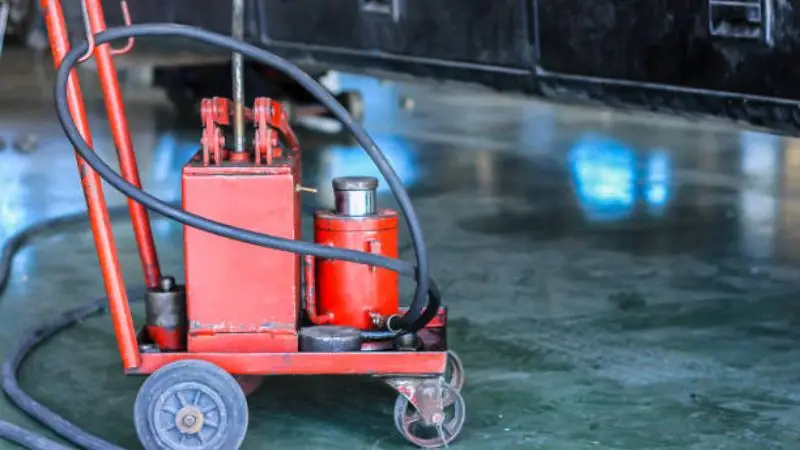 How to Add Hydraulic Fluid to a Floor Jack for Safe Use 2026