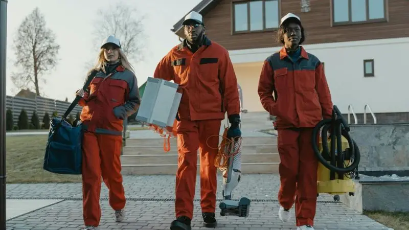 A DIY & Professional Guide on Outdoor House Cleaning Tips