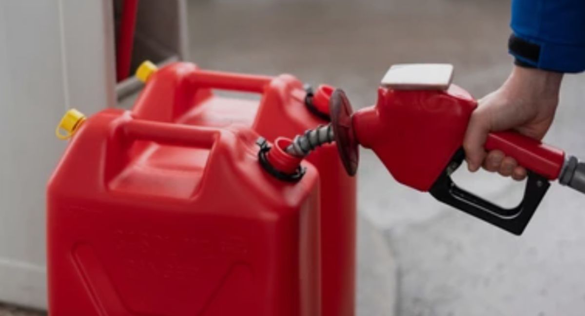 A Complete Guide on How to Use a Jerry Can for Gas Safely