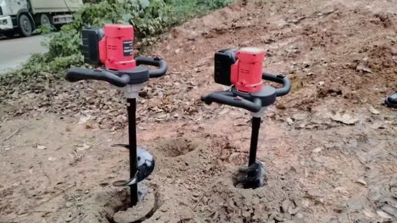 A Guide on Choosing a Cordless Earth Auger for Projects