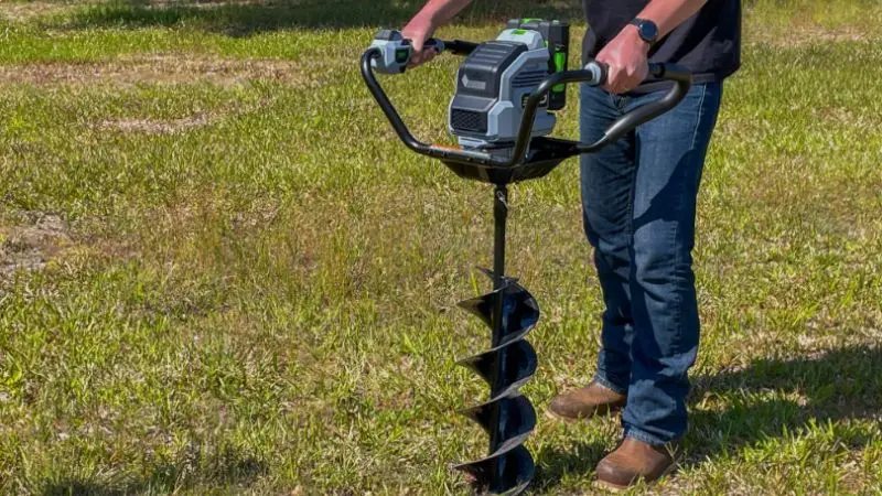 A Guide on Choosing a Cordless Earth Auger for Projects