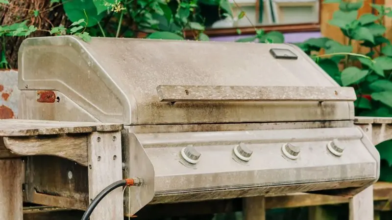 How to Dispose of Old Barbecue Grills Safely: A Guide