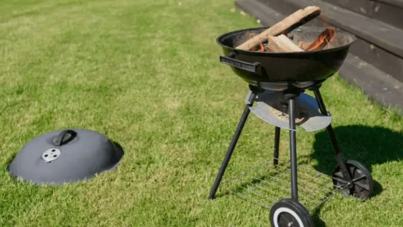 How to Dispose of Old Barbecue Grills Safely: A Guide