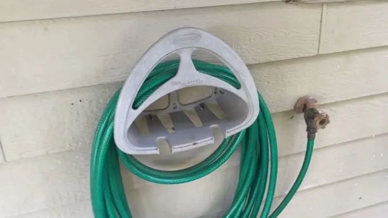 Hose Reel Mounting Brackets Guide: Types, Installation Tips