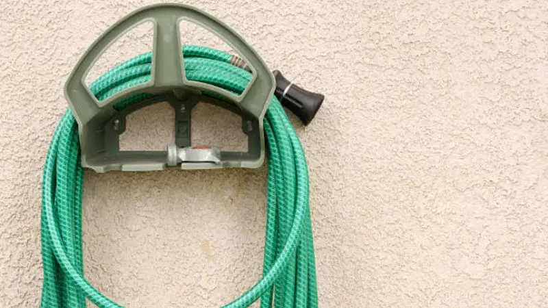Hose Reel Mounting Brackets Guide: Types, Installation Tips