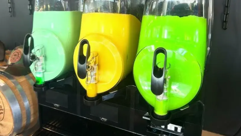 Slush Ice Maker Guide: Types, Features & Buying Tips